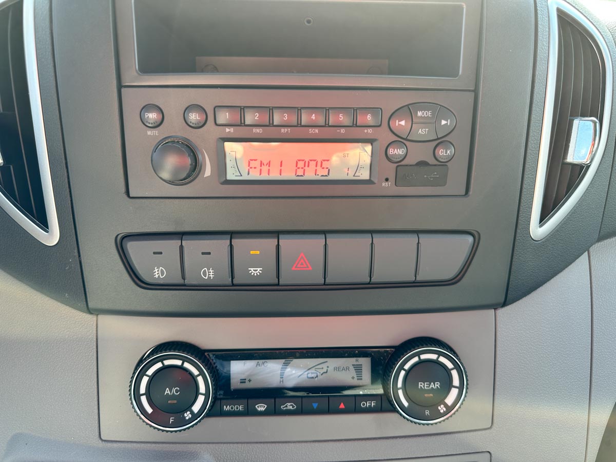 JAC SUNRAY MINIBUS 14 PASAJEROS + CONDUCTOR ABS 0KM 2026 - Grupo Fiancar