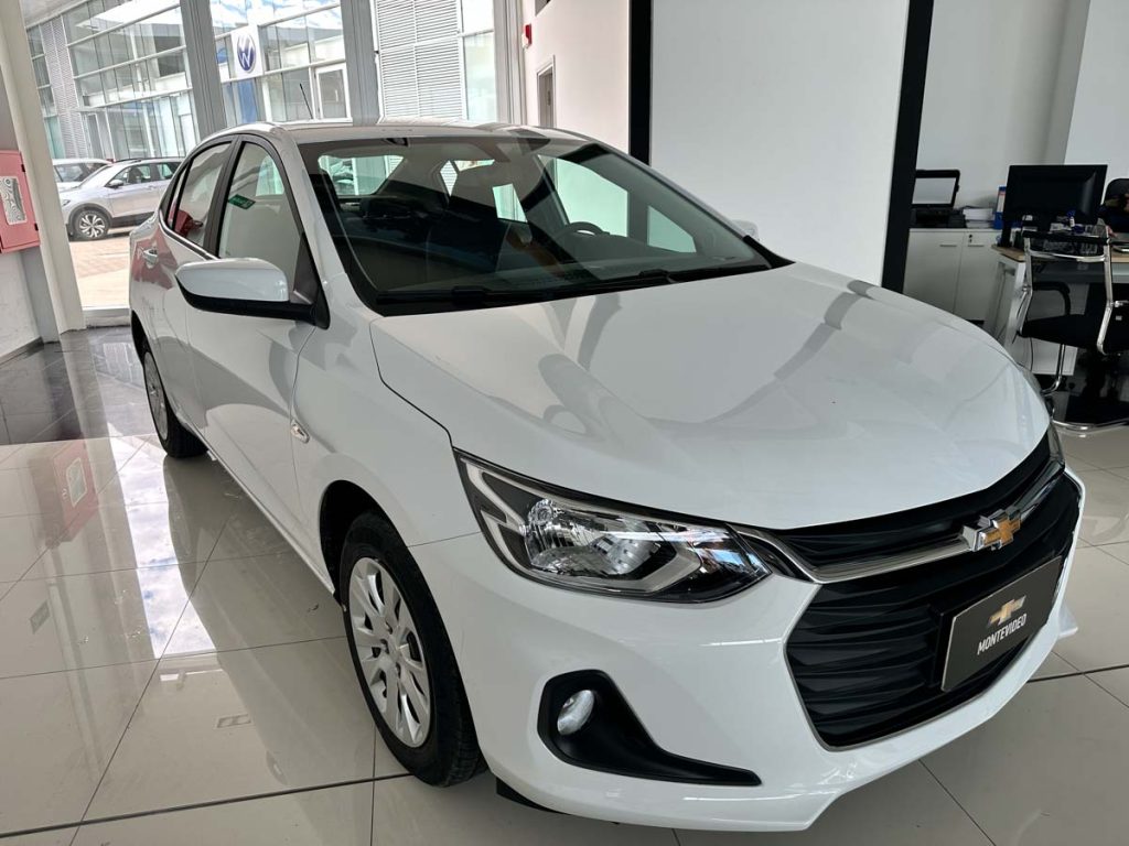 CHEVROLET ONIX PLUS LT 1.0 SEDAN 4 PUERTAS FULL 0KM 2025 - Grupo Fiancar