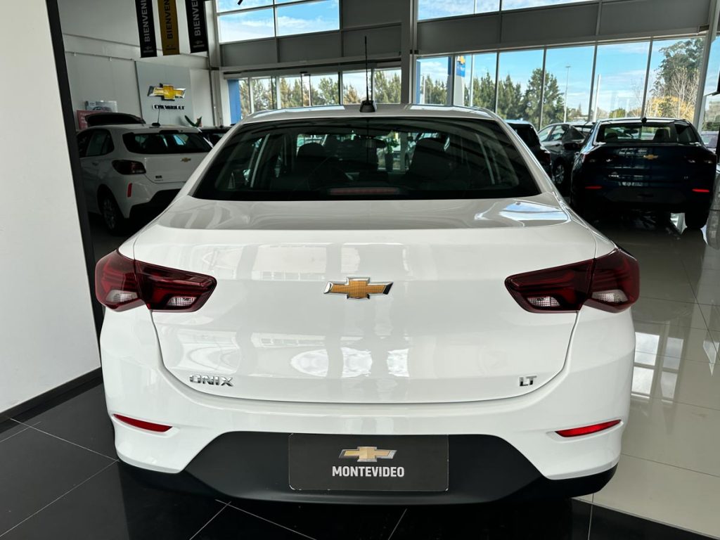CHEVROLET ONIX PLUS LT 1.0 SEDAN 4 PUERTAS FULL 0KM 2025 - Grupo Fiancar