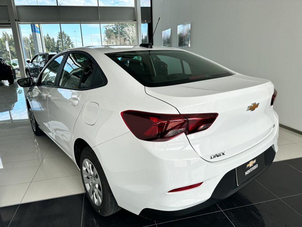CHEVROLET ONIX PLUS LT 1.0 SEDAN 4 PUERTAS FULL 0KM 2025 - Grupo Fiancar
